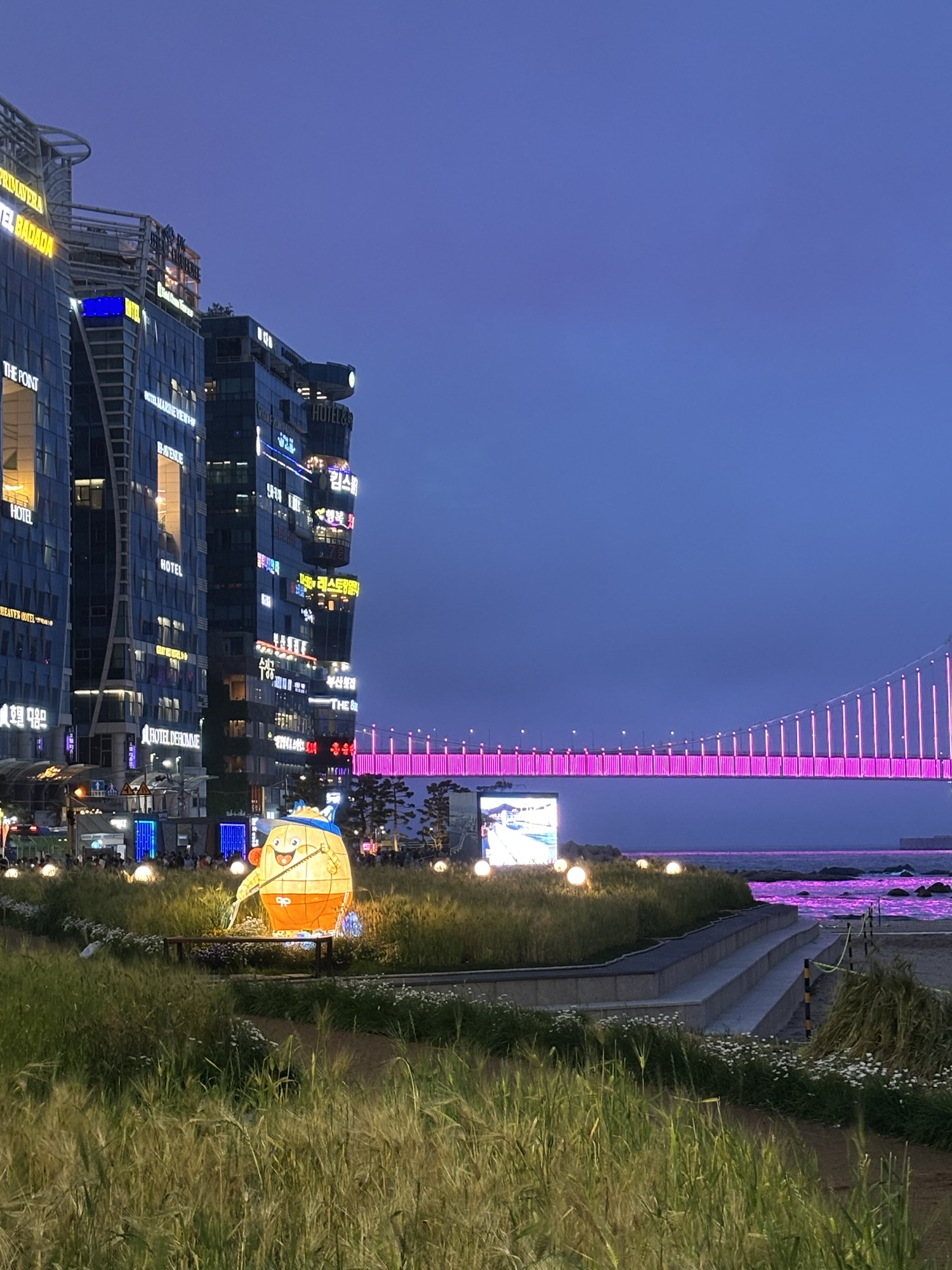 Gwangalli beach drone show – Micha & Arthur in Asia